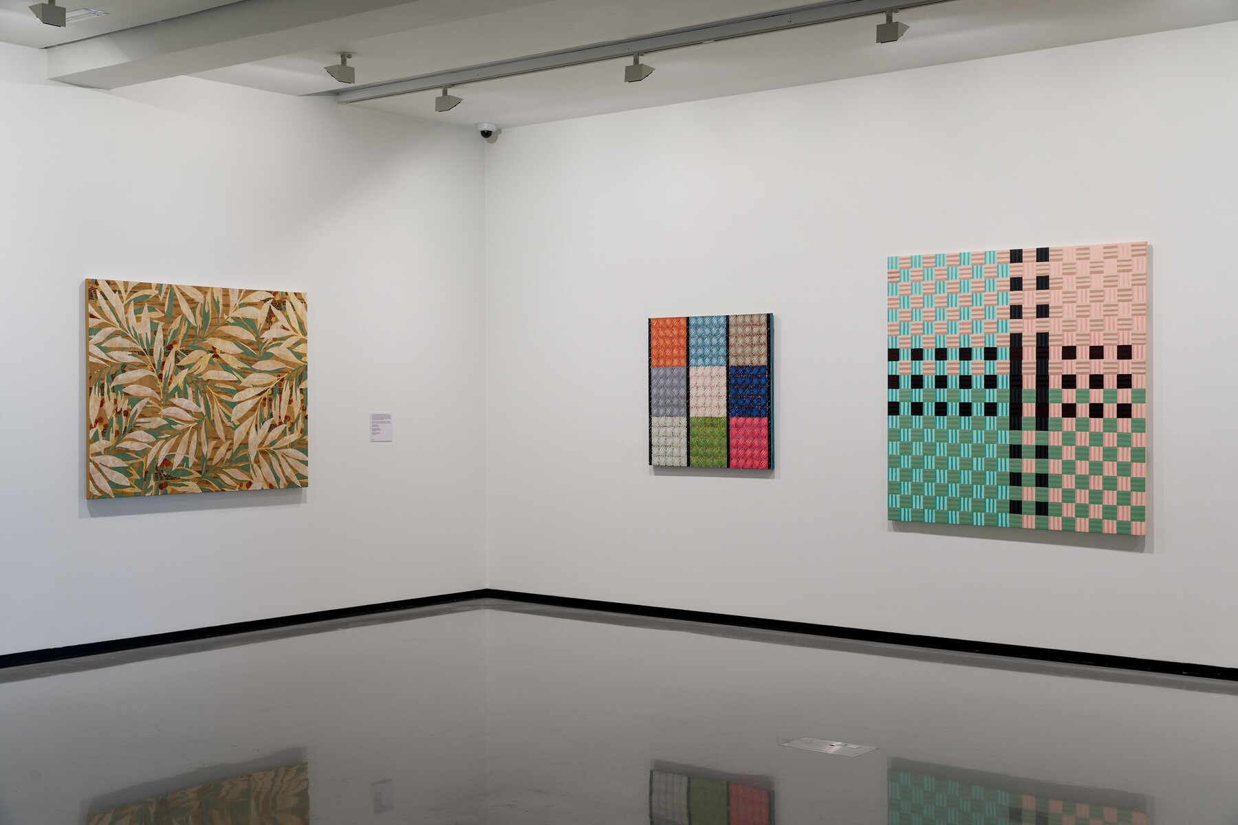 Vivienne Binns: On and Through the Surface | Memo